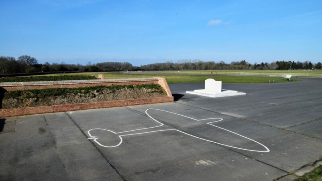 WWII fighter pen tours at former RAF Kenley - This is Croydon